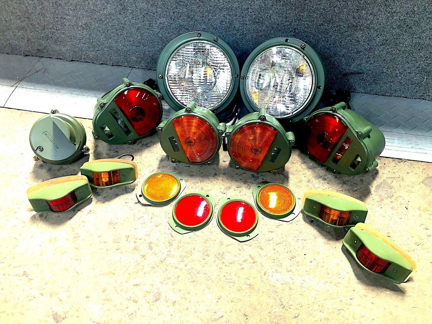 Set of Lights & Reflectors w/ Front Blackout - 24v bulbs - Humvee M35 ...