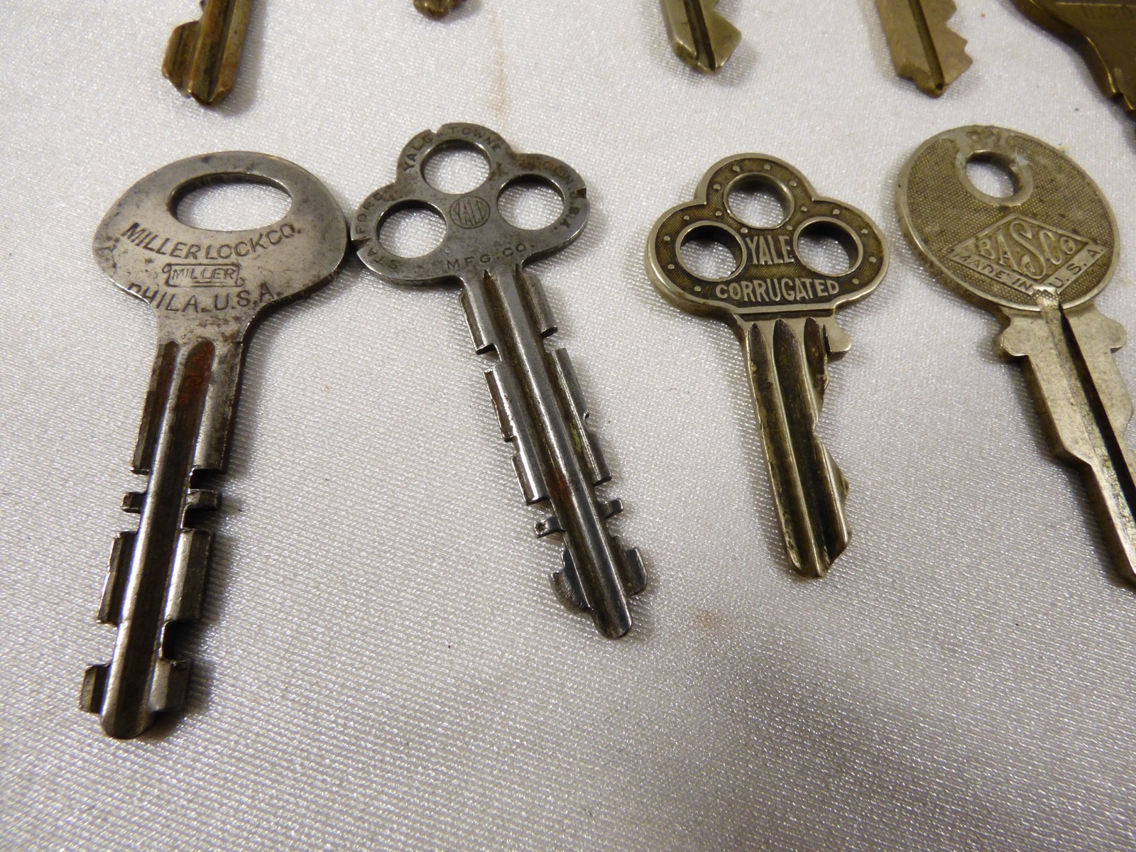 Vintage Antique Lot of 9 Flat Keys | eBay