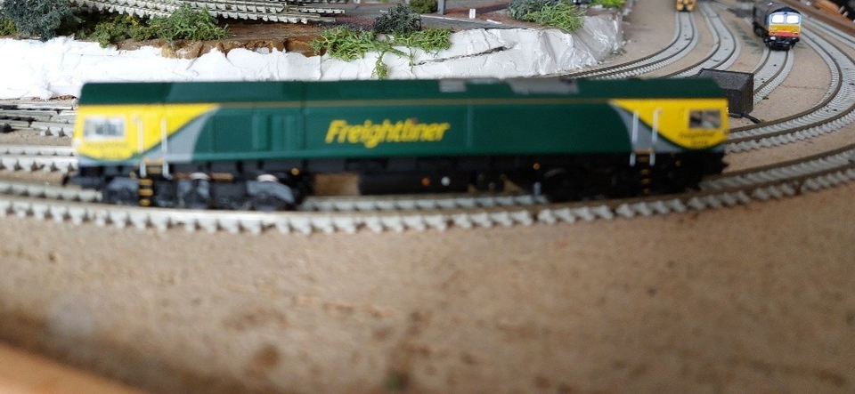 Graham Farish N gauge Class 66 loco 66416 in Freightliner Livery | eBay UK