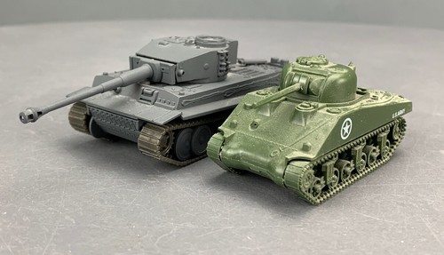 HO Scale Roco MiniTanks US Sherman Tank & German Tiger Tank HO6110 | eBay