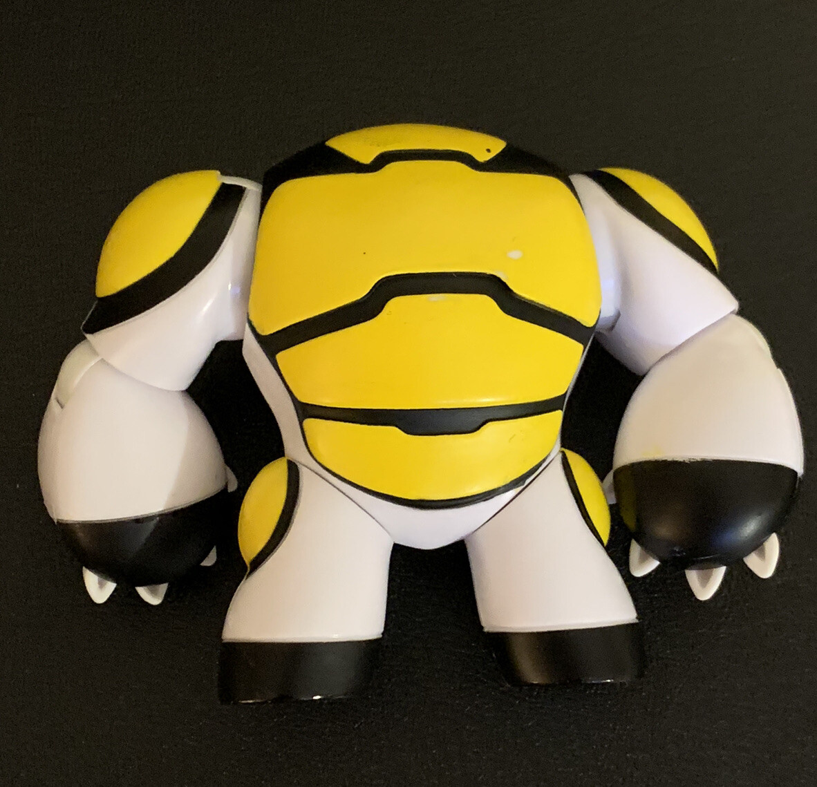 Ben 10 Omniverse Cannonbolt