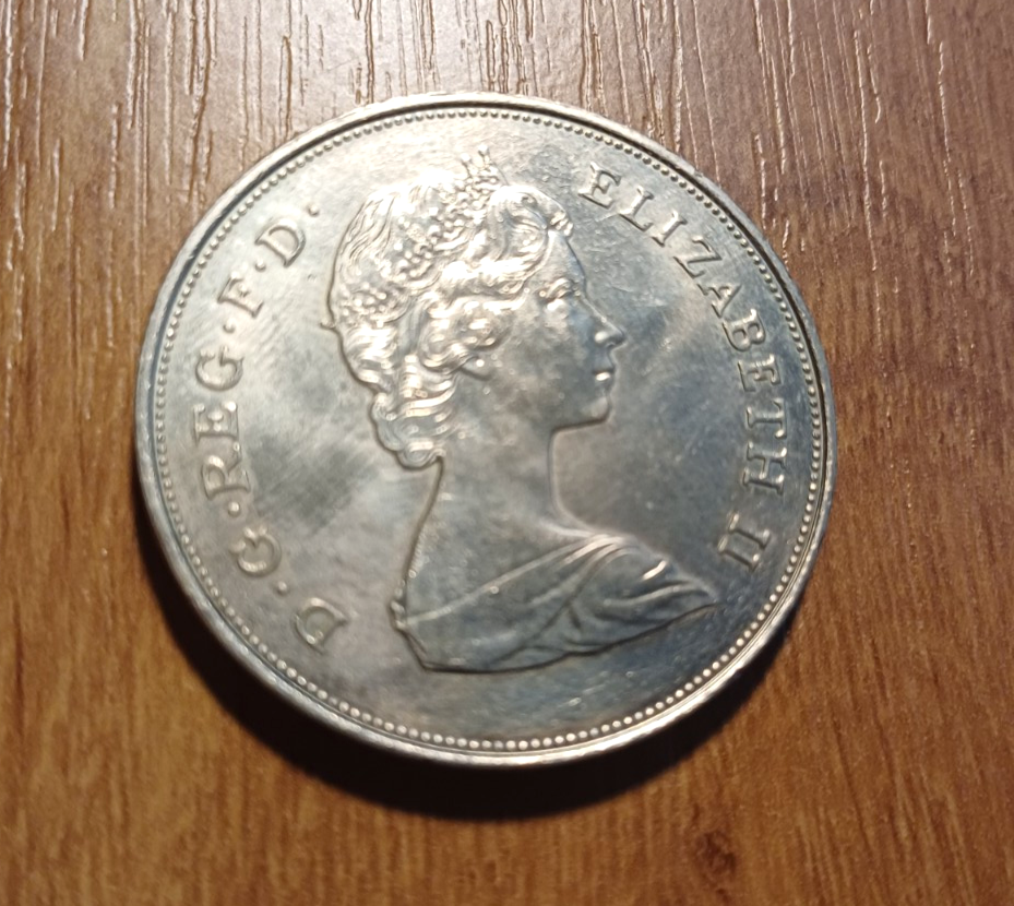 2 x QE II Commemorative Crowns. 1965 Winston Churchill, 1981 Charles ...