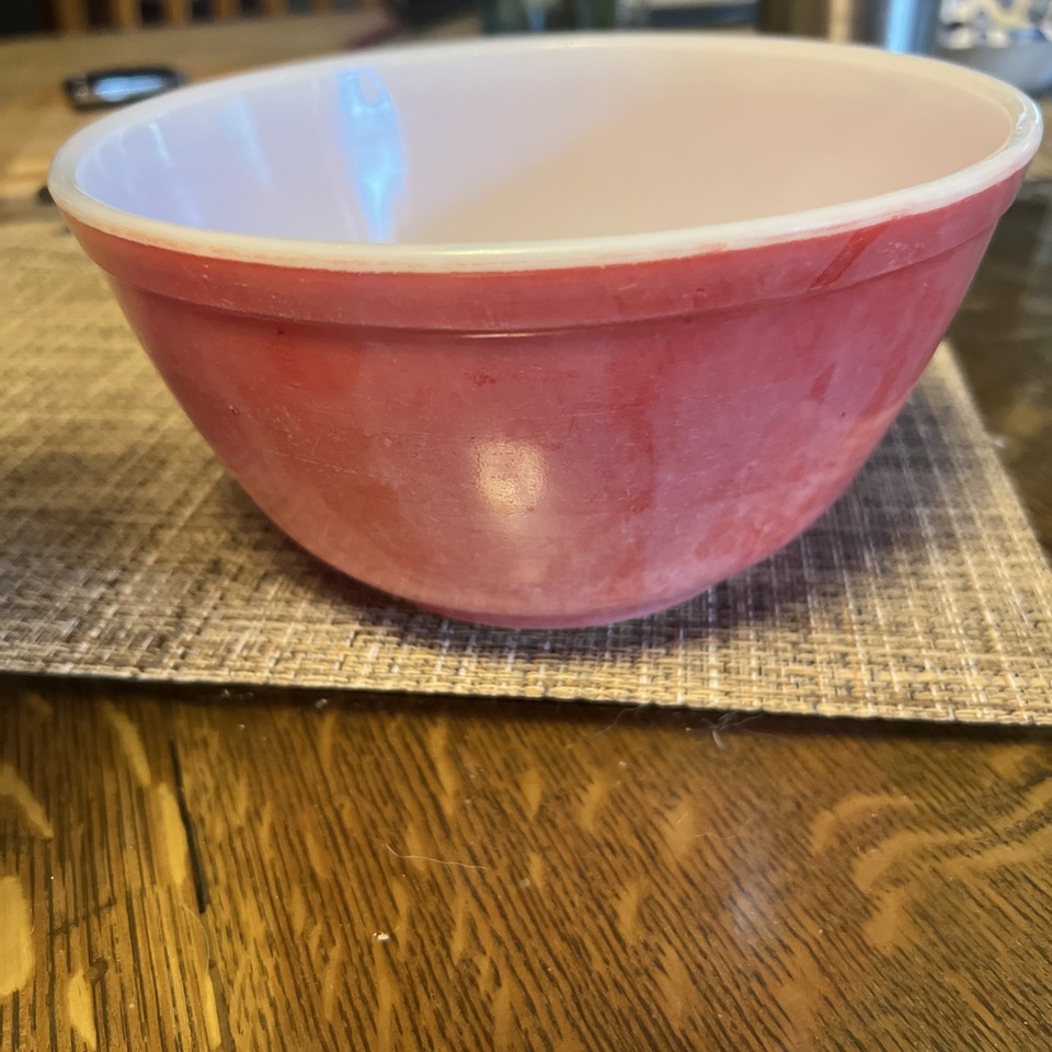 Pyrex Vintage Mixing Bowl 402 1 1/2 Q,T aged red LOOKS GREAT | eBay