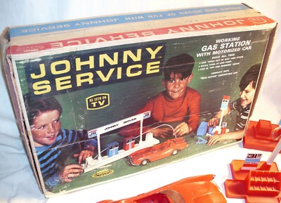 TOPPER TOYS JOHNNY SERVICE WORKING GAS STATION PLAYSET WITH CAR BOXED ...
