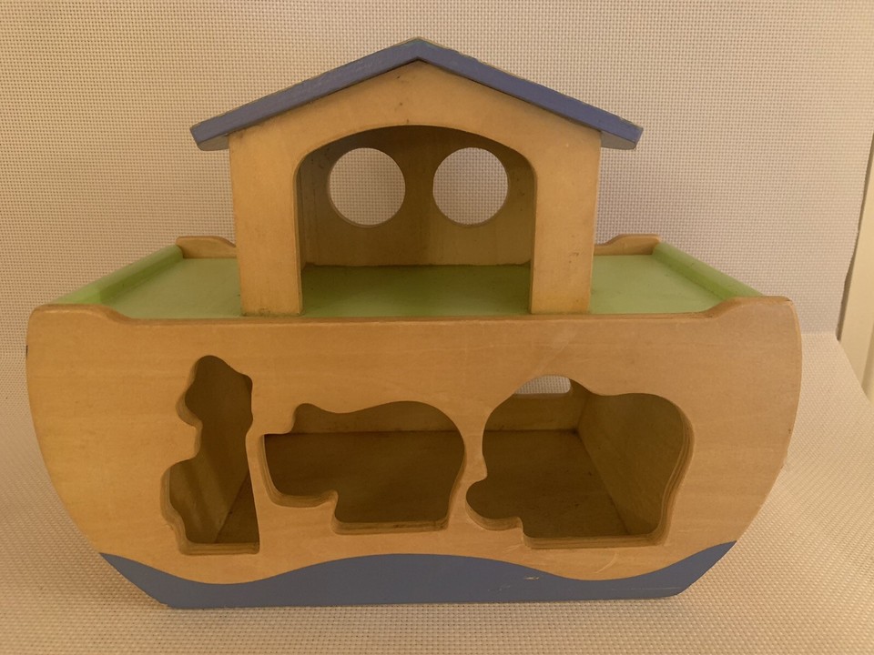 ELC Wooden Noah’s Ark Shape Sorter Complete With All 14 Shapes ...