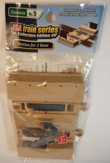 USA Train Series Collectors Edition Diorama No. 9 - Station for 2 Lines ...