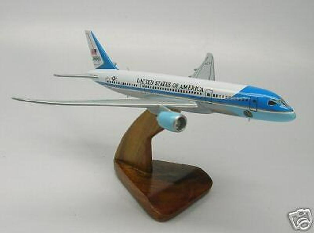 B-7E7 Boeing B-787 Air Force AF1 Airplane Desk Wood Model Big New | eBay
