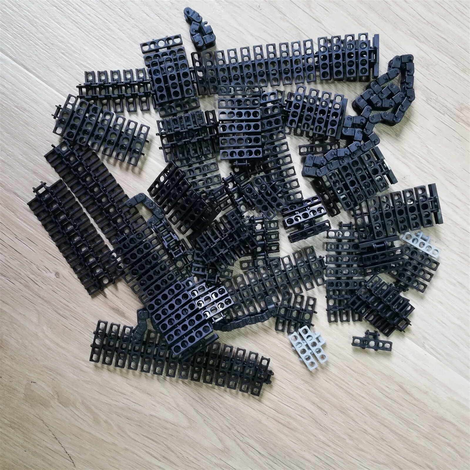 LEGO - x250 qty (50grams) Technics, Link Treads & caterpillar tracks ...