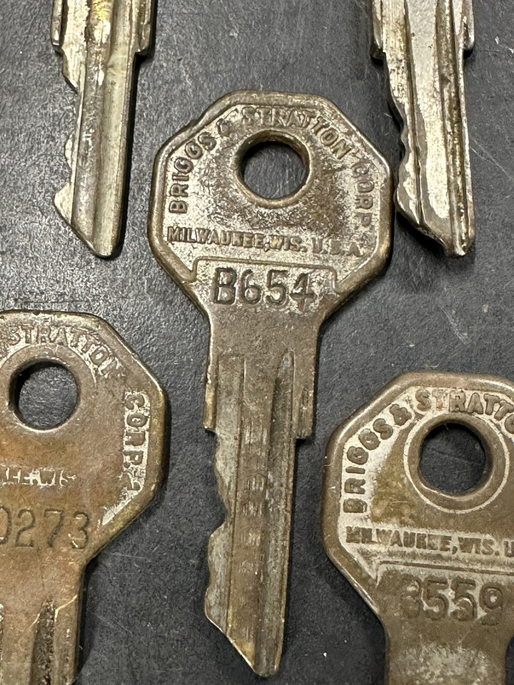 Vintage Briggs & Stratton Basco Keys B559 0273 B654 HM370 P1455 | eBay