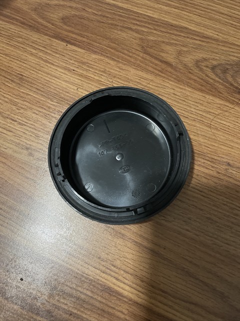 Peterbilt Mercedes-Benz HELLA Pp-t40 Headlight Rear Bulb Access Cap 147 ...