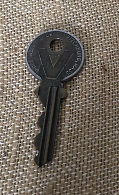 Vintage Independent Lock Co. Fitchburg Mass. Key V, Pat No. 2,301,531 ...