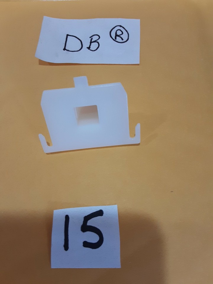 1998-2007 Toyota Land Cruiser Rocker Moulding Clips 90467-12073 OEM | eBay