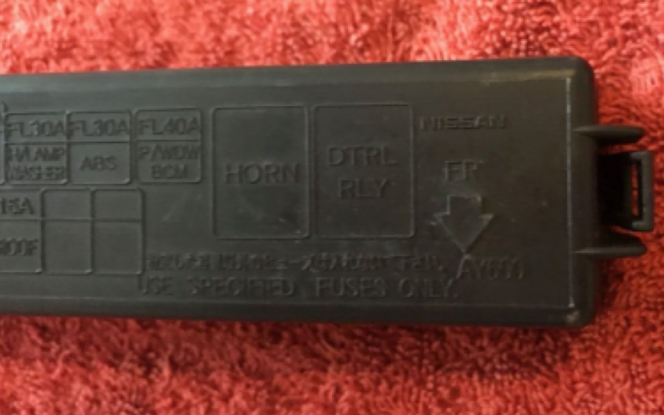 ORIGINAL NISSAN NOTE MICRA ALMERA JUKE ENGINE BAY FUSE BOX COVER | eBay UK