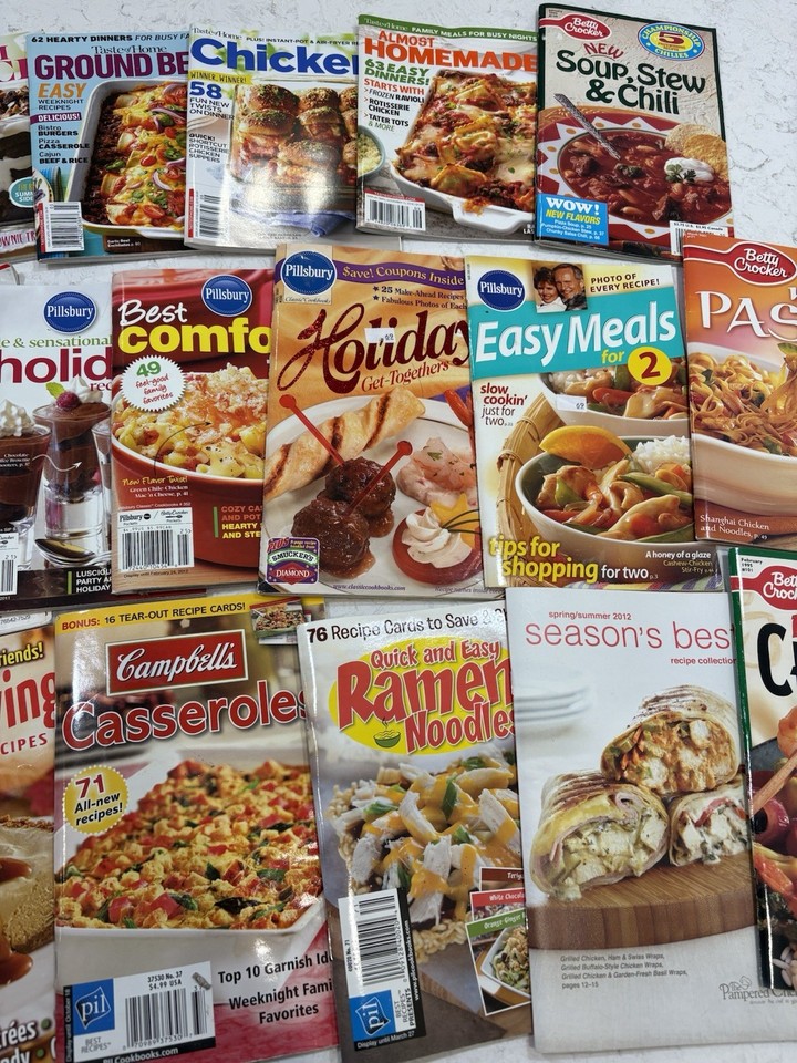 Lot of 22 Pillsbury, Betty Crocker, Taste of Home Small Cookbooks 2000 ...
