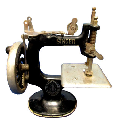 Sewing Machines - Miniature Singer Sewing Machine