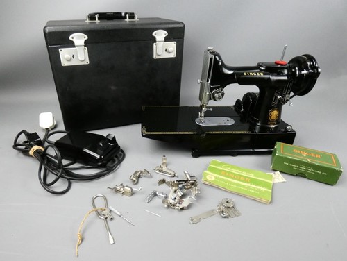 Vintage Singer Featherweight 222K sewing machine with case working ...
