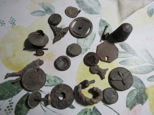 Metal Detector Finds Lot Pins Badges Tags Buttons #51 - 71.2 Grams | eBay