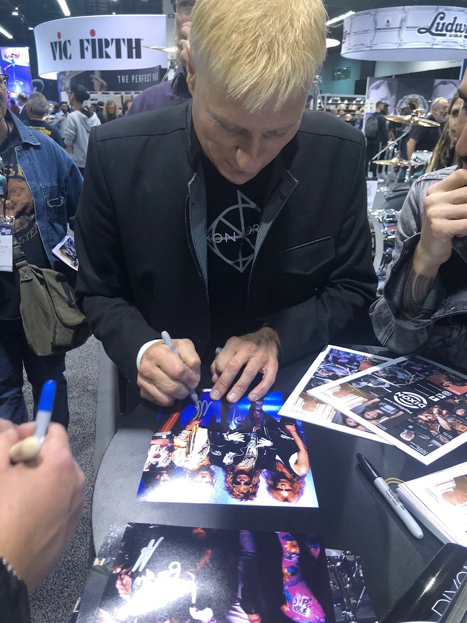 GFA David Lee Roth's Drummer * GREGG BISSONETTE * Signed 8x10 Photo ...