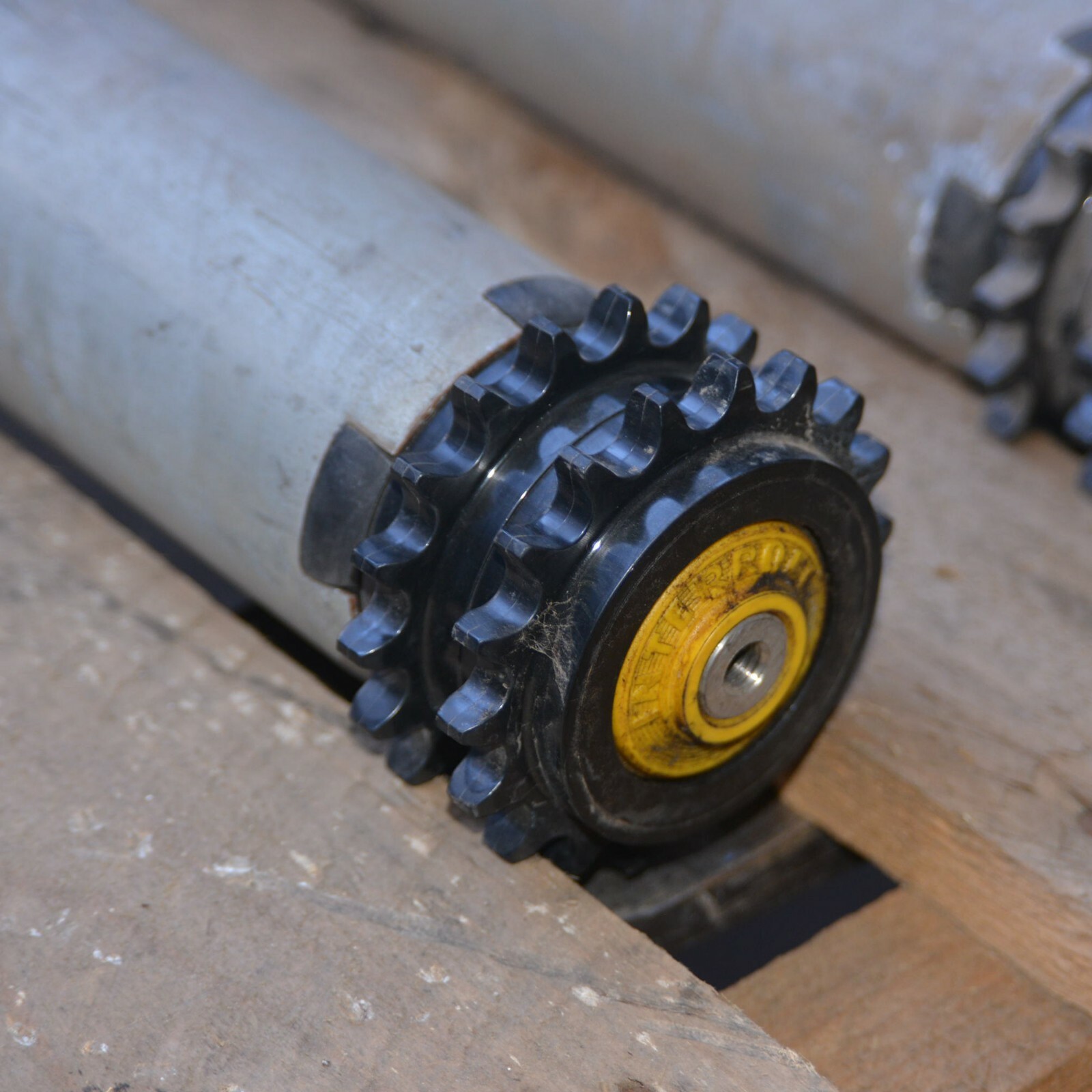 Inerroll Roller conveyor rollers 80mm diameter 700mm sprocketed 3600 ...