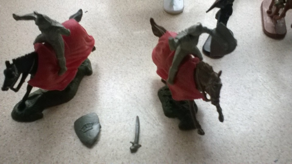 Plastic Knights & Medieval Action Figures and Horses bundle made ...