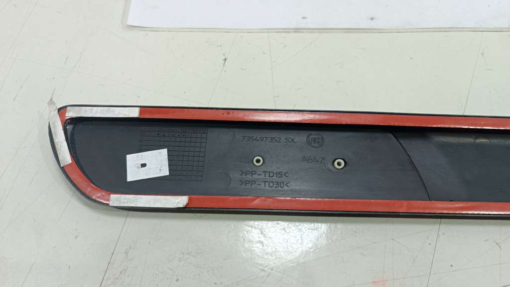 Moulure Flanc Revêtement Garde-Boue SX Fiat Punto Evo, Grande Punto ...