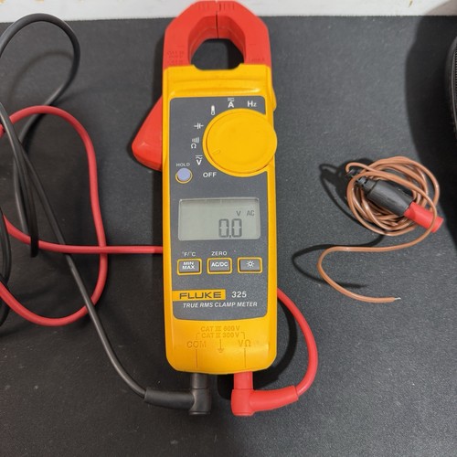 Fluke 325 True RMS Clamp Meter With Leads and Case (SHIPS NEXT DAY) | eBay