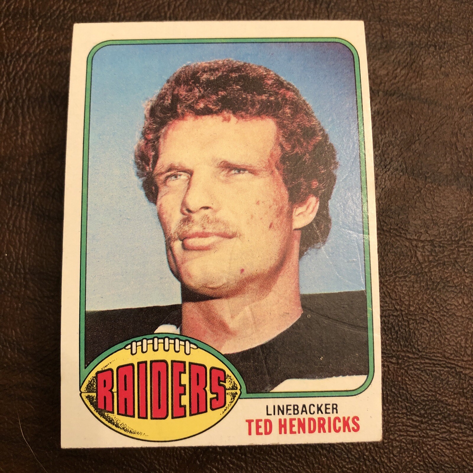 1976 TOPPS TED HENDRICKS #76 OAKLAND RAIDERS FOOTBALL CARD HOF STORK ...