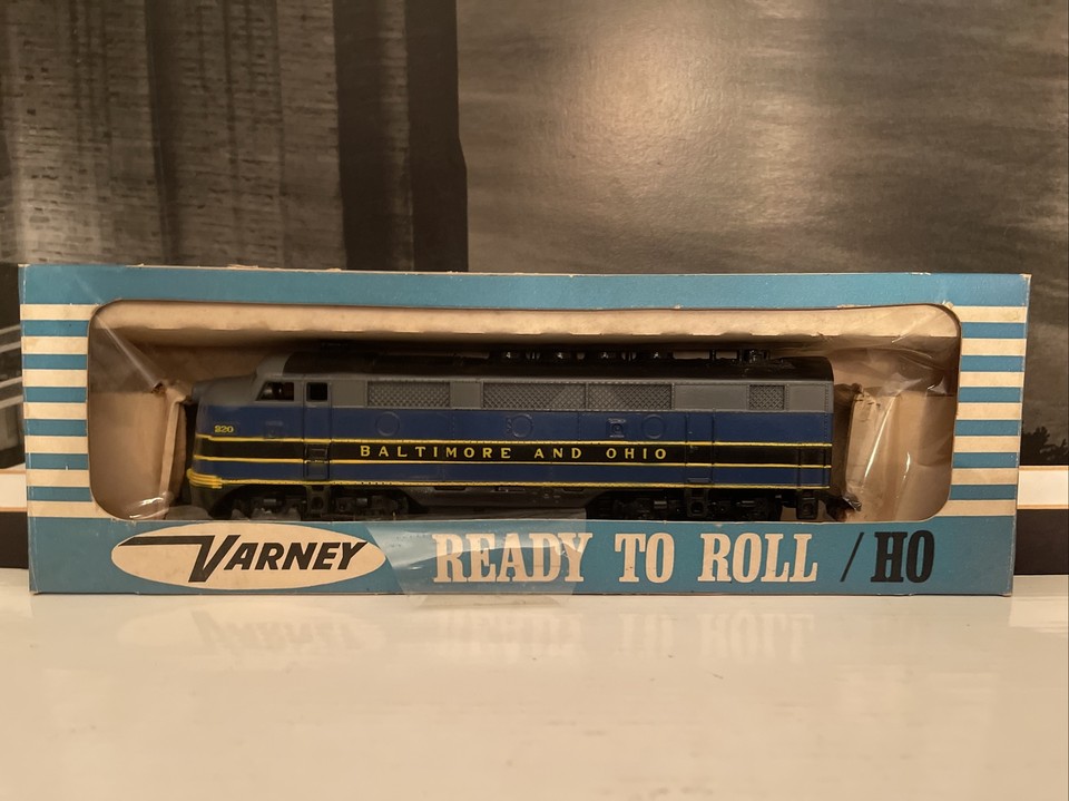 Rare Vintage 1964 Varney HO scale Baltimore and Ohio 220 Train Engine ...