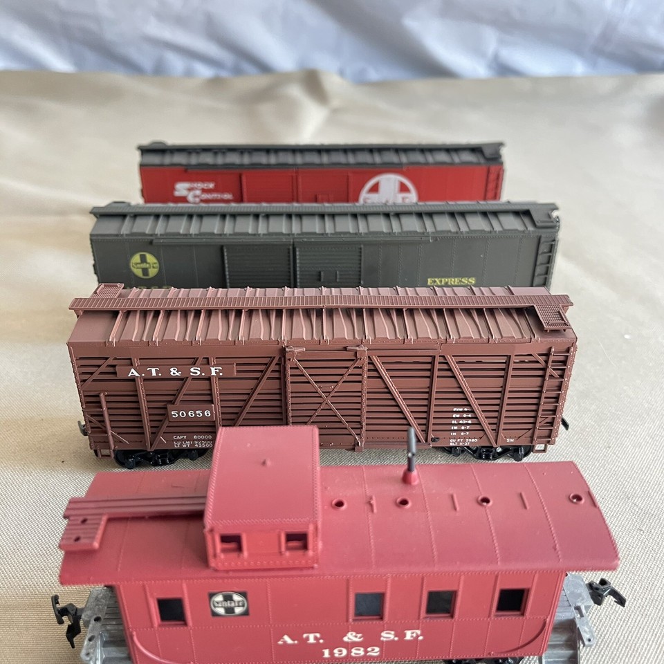 HO Scale AT&SF Santa Fe Mixed Car Lot | eBay