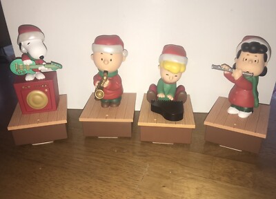 Hallmark 2011 Peanuts Gang Wireless Christmas Band Set of 4 Charlie ...
