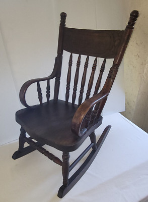 1900-1950 - Antique Rocking Chairs