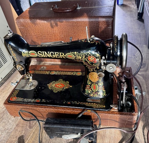 1911 Singer Sewing Machine Model 66 Vintage Antique WORKS With Pedal ...