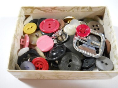 Buttons 1950s-60s Vintage Lot of 50+ Assorted Styles 2 & 4 Holes Stems ...