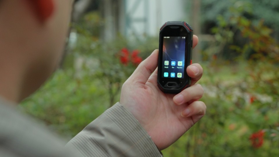 Unihertz Atom Smallest 4G IP68 Rugged Smartphone 2.45'' Display Android ...