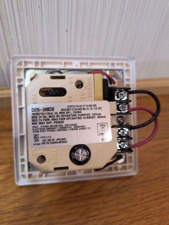Cooper Wheelock CH70-24MCW-FW, Fire Alarm Chime Strobe, 24VDC, Wall ...