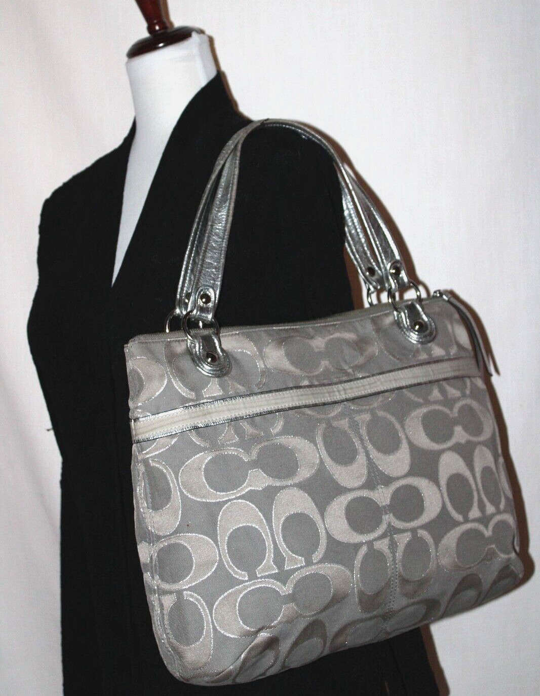 Vintage Coach Silver Jacquard Leather Shoulder Bag Zi… - Gem