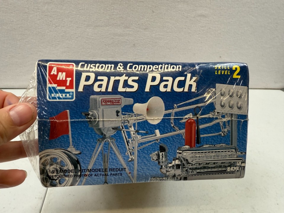 AMT Ertl Custom Competition Parts Pack 125 Scale Model Kit Vintage 1997 ...