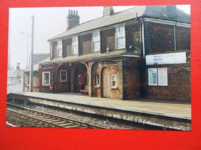 PHOTO MISTLEY RAILWAY STATION ESSEX 1994 STATION BUILDING PLATFORM 2 | eBay