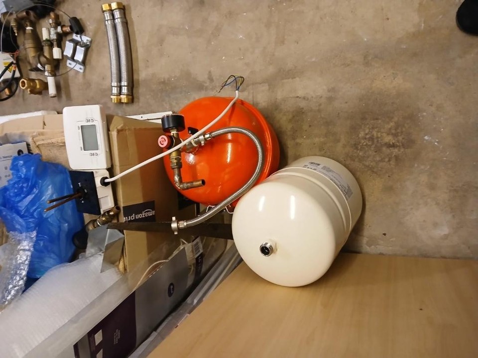 Ideal Icos HE15 system boiler with 150L hot water tank - Range Tribune ...