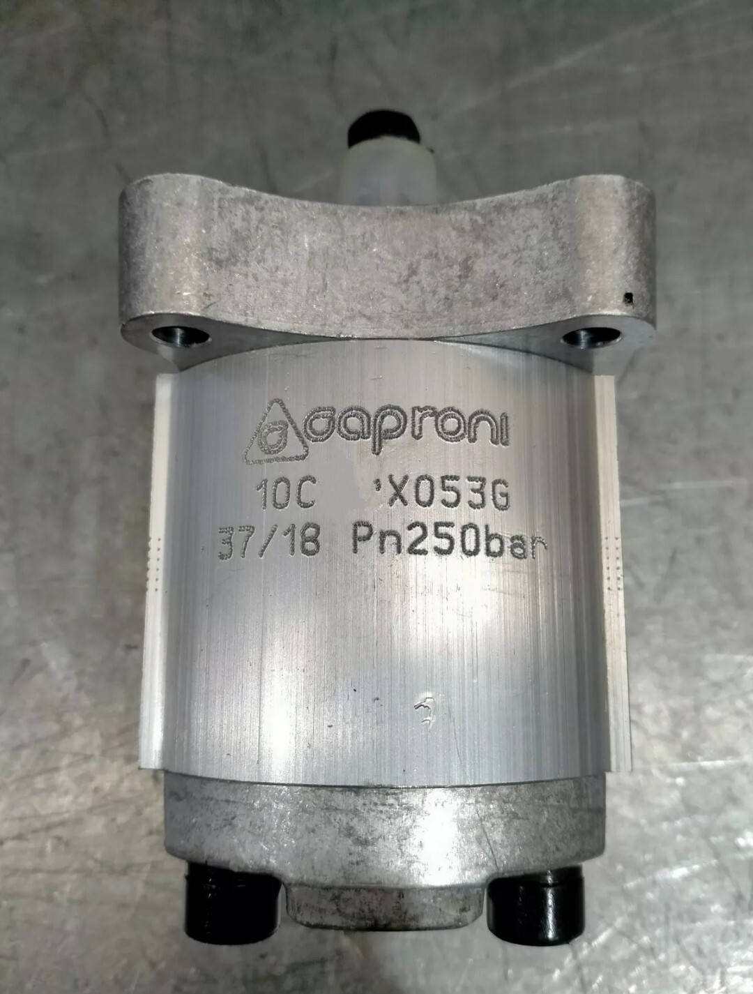 10A1.6X053G Hydraulic gear pump Grp 1 - 1:8 tap Keyed Shaft 1.6cc BSPP ...