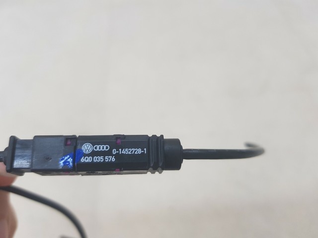 Vw Volkswagen Audi Antenna Aerial 0-1452727-1 6q0 035 575 6q0035575 for ...