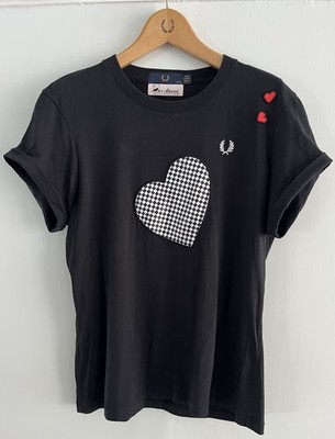 Fred Perry x Amy Winehouse T-Shirt Two Tone Heart Design UK 12 | eBay