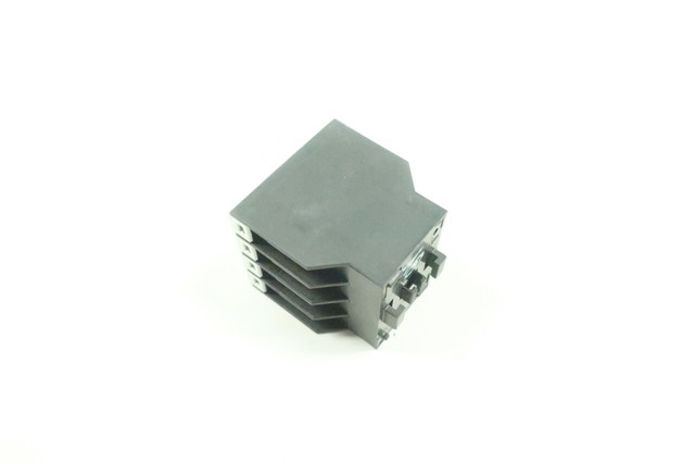 XTCEXFCC22 Eaton Auxiliary Contact 2no/2nc Top MNT for Use With XT ...
