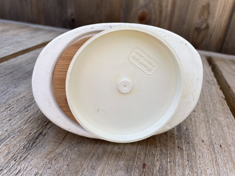 Vintage 1970 Music Box Man & Woman Kissing Japan Sankyo Chadwick Miller ...