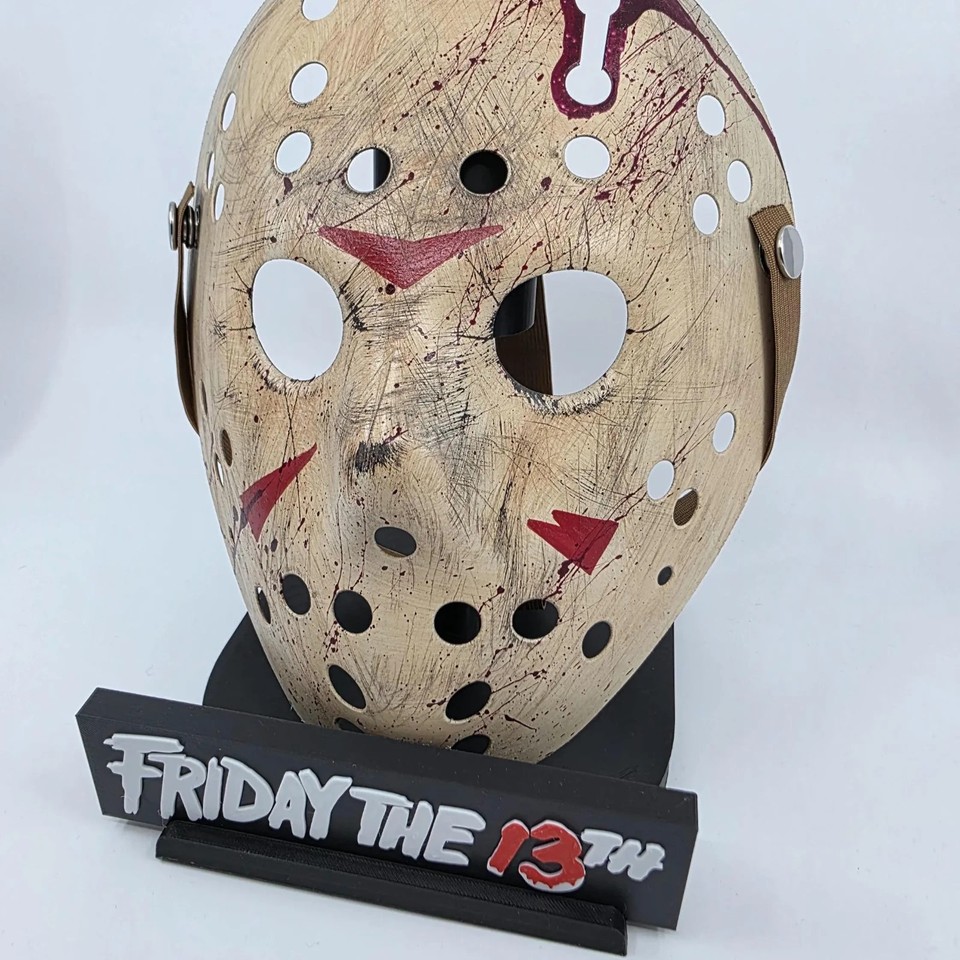 Friday the 13th Hockey Mask Stand | Horror Movie Shelf Display | Jason ...