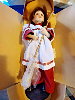 FRANKLIN MINT MATHEW'S FIRST MASS ALTER BOY 16 INCH PORCELAIN COLLECTOR ...