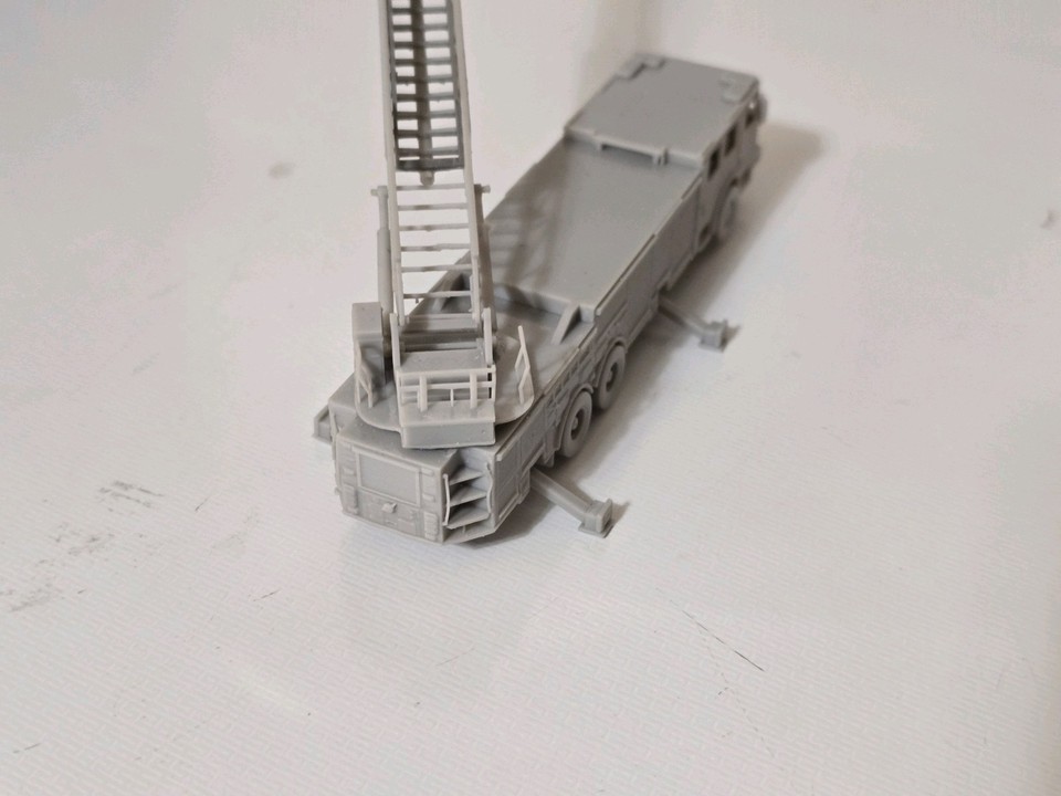 N Scale Eone Cyclone Ladder Fire Truck One Truck Undecorated Kit 3d ...