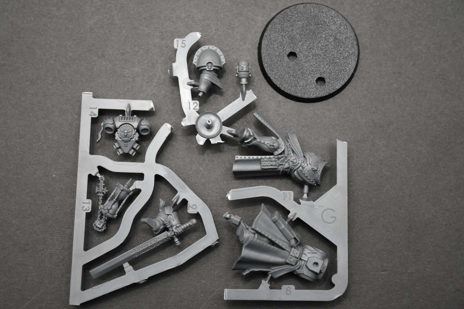 Warhammer 40k Space Marine Primaris Judiciar w/Absolver Pistol & Blade ...