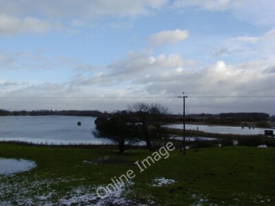 Photo 6x4 Wheldrake Ings A swollen River Derwent flooding the Ings at ...