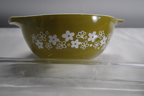 Vintage Pyrex 442 Spring Blossom Green Crazy Daisy Cinderella Mixing ...
